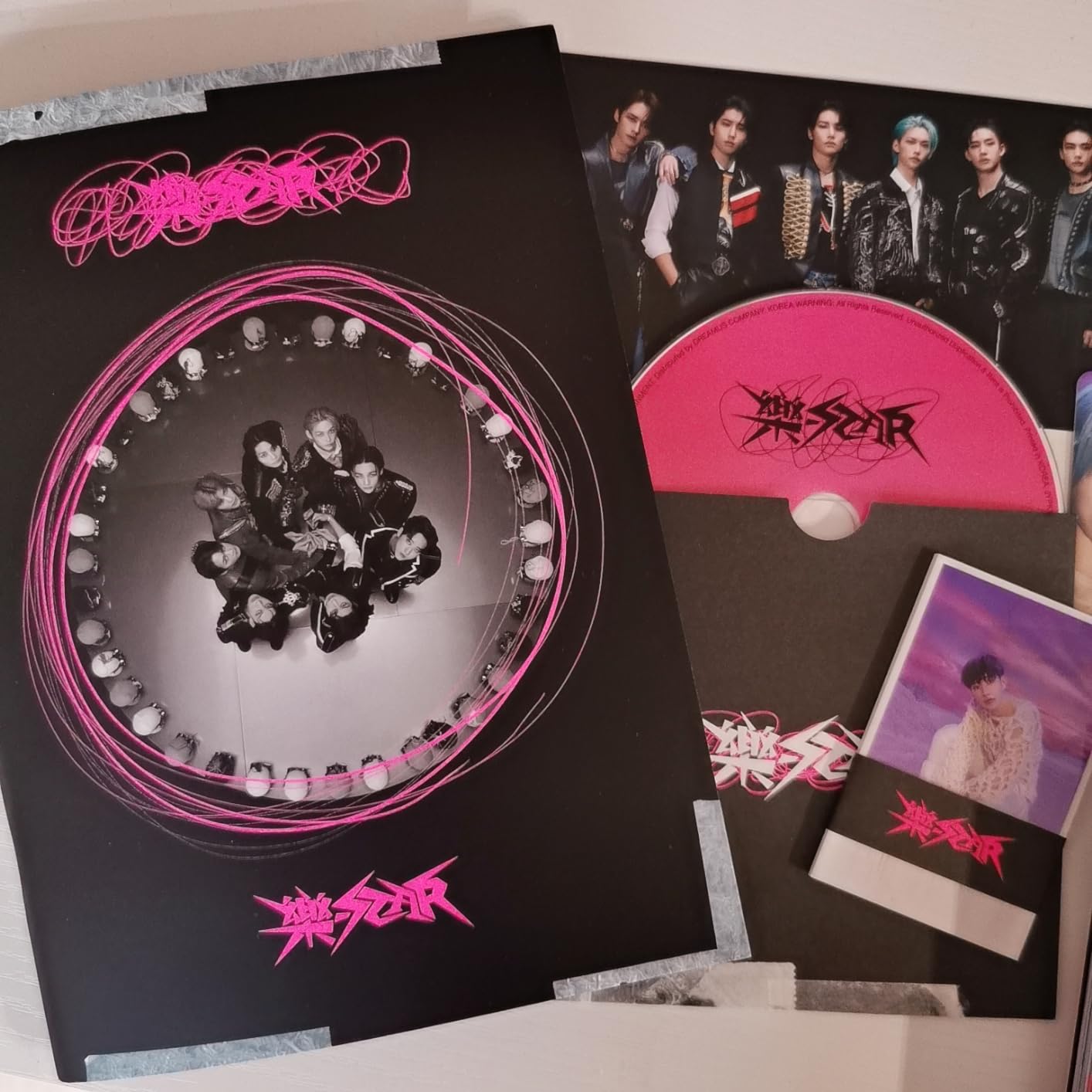 Amazon.de: Stray Kids Album - 樂-STAR ROCK + ROLL + Limited Star (3 ver ...