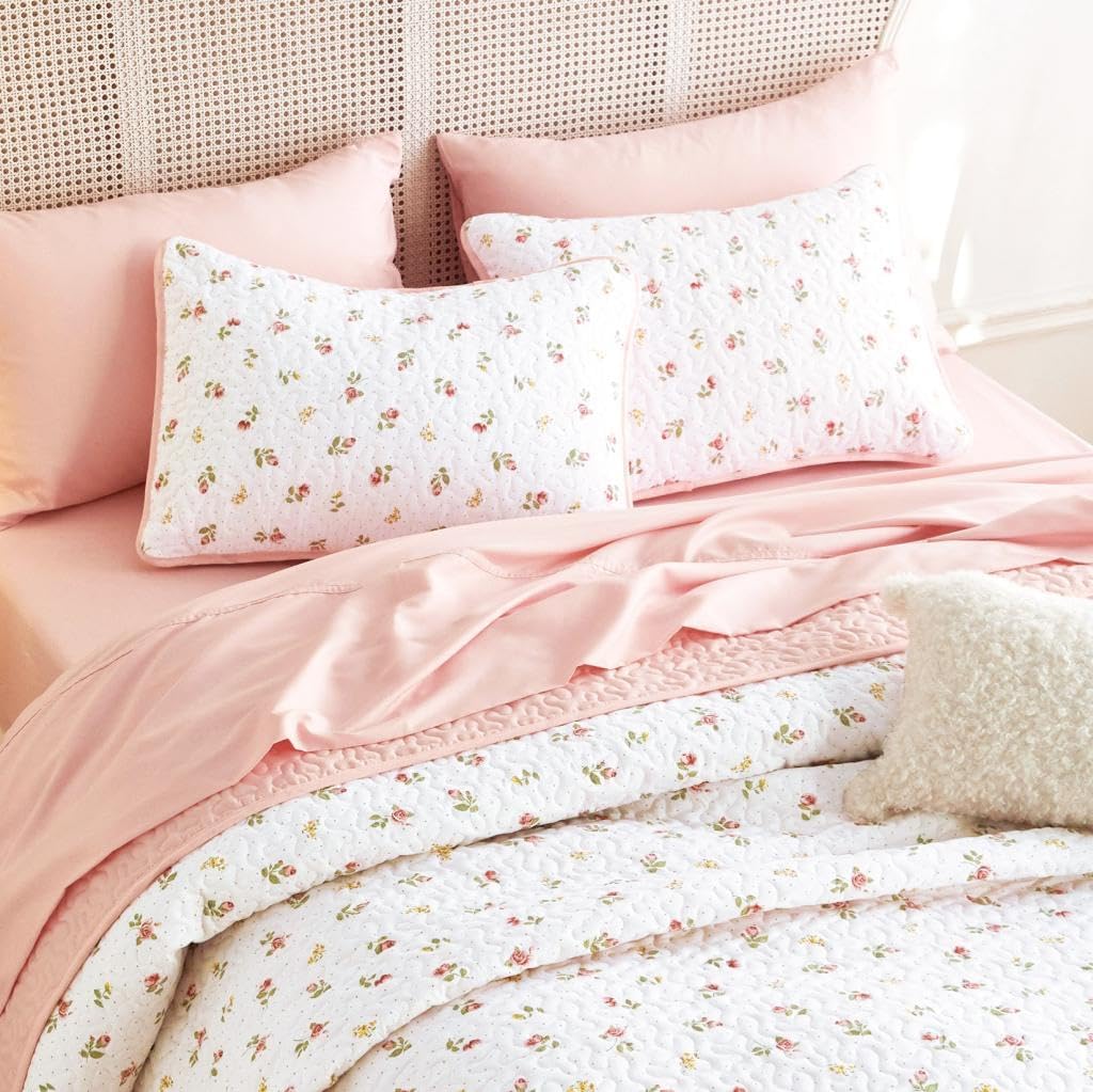 Amazon.com: Wake In Cloud - Floral Quilt Set, Coquette Cottagecore ...