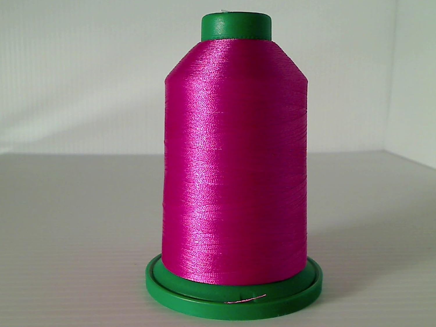 Amazon.com: Isacord Embroidery Thread 1000m (2500-2674) (2508) : Arts ...