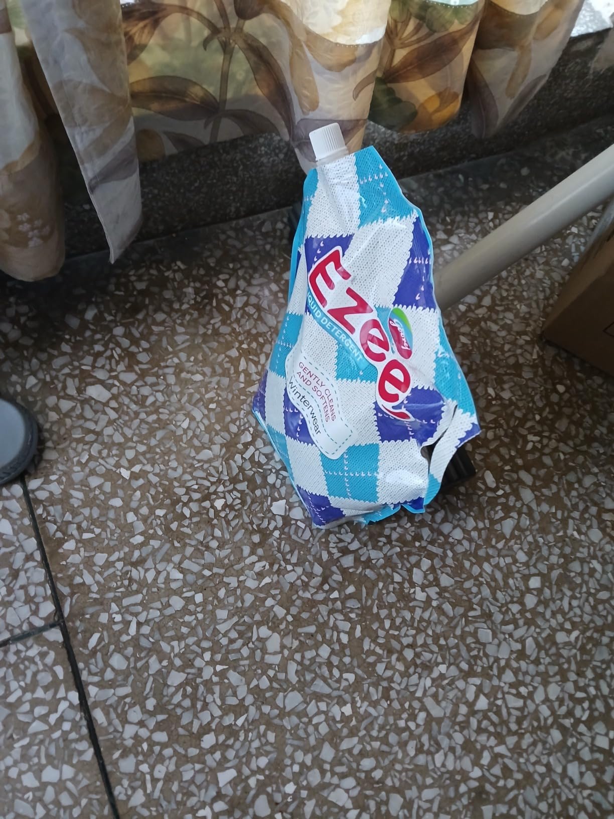 Godrej Ezee Liquid Detergent - Winterwear, No Soda Formula, 1kg ...