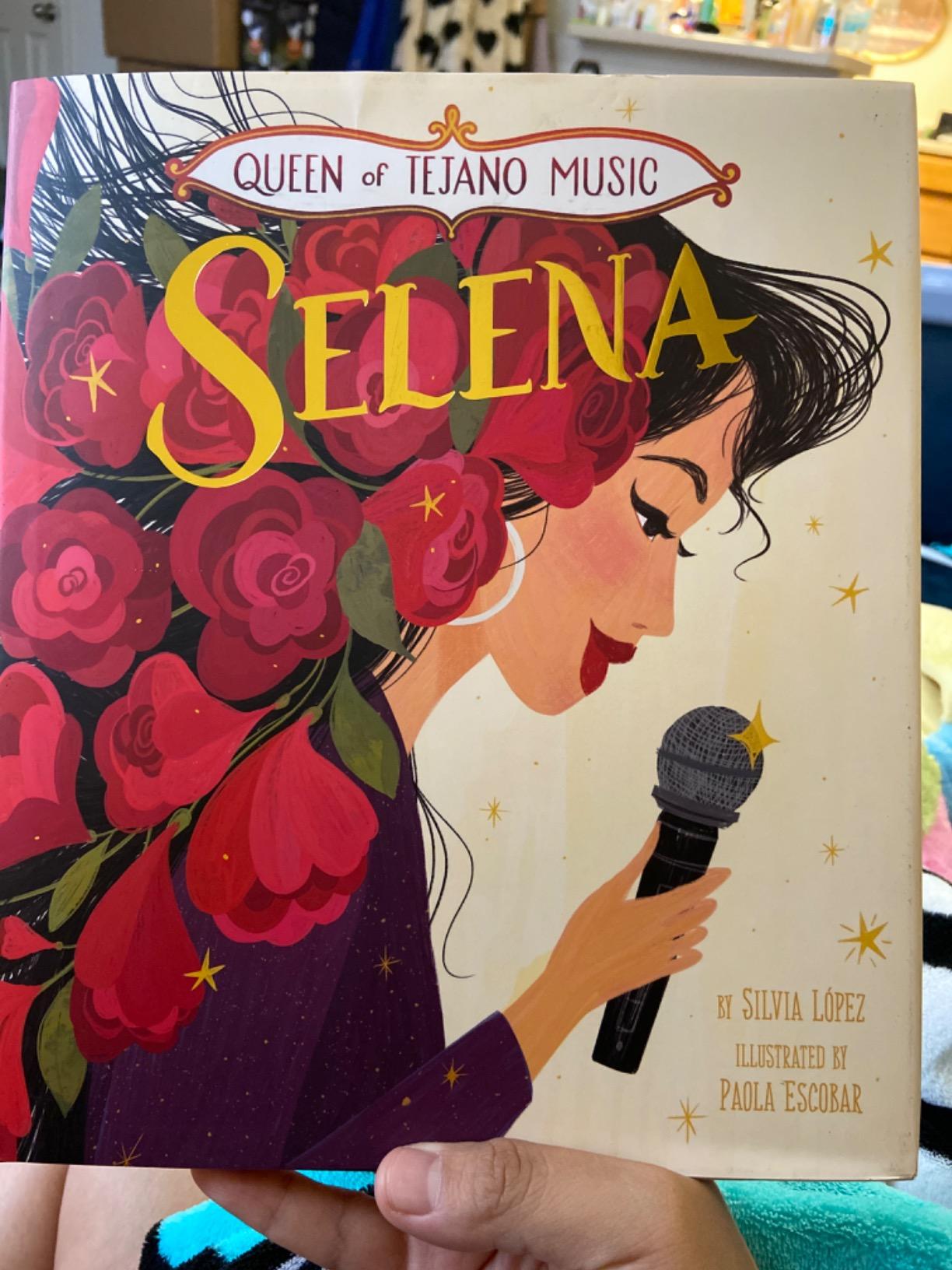 Queen of Tejano Music: Selena - En español: López, Silvia, Escobar ...