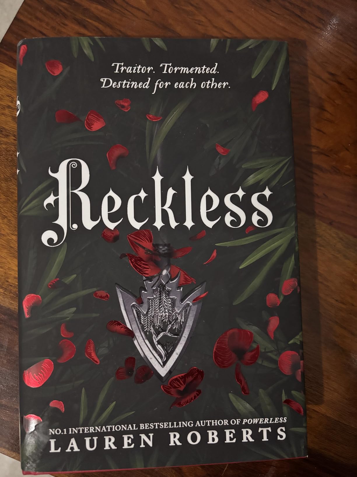 Reckless: Deluxe Collector's Edition : Lauren Roberts: Amazon.in: Books