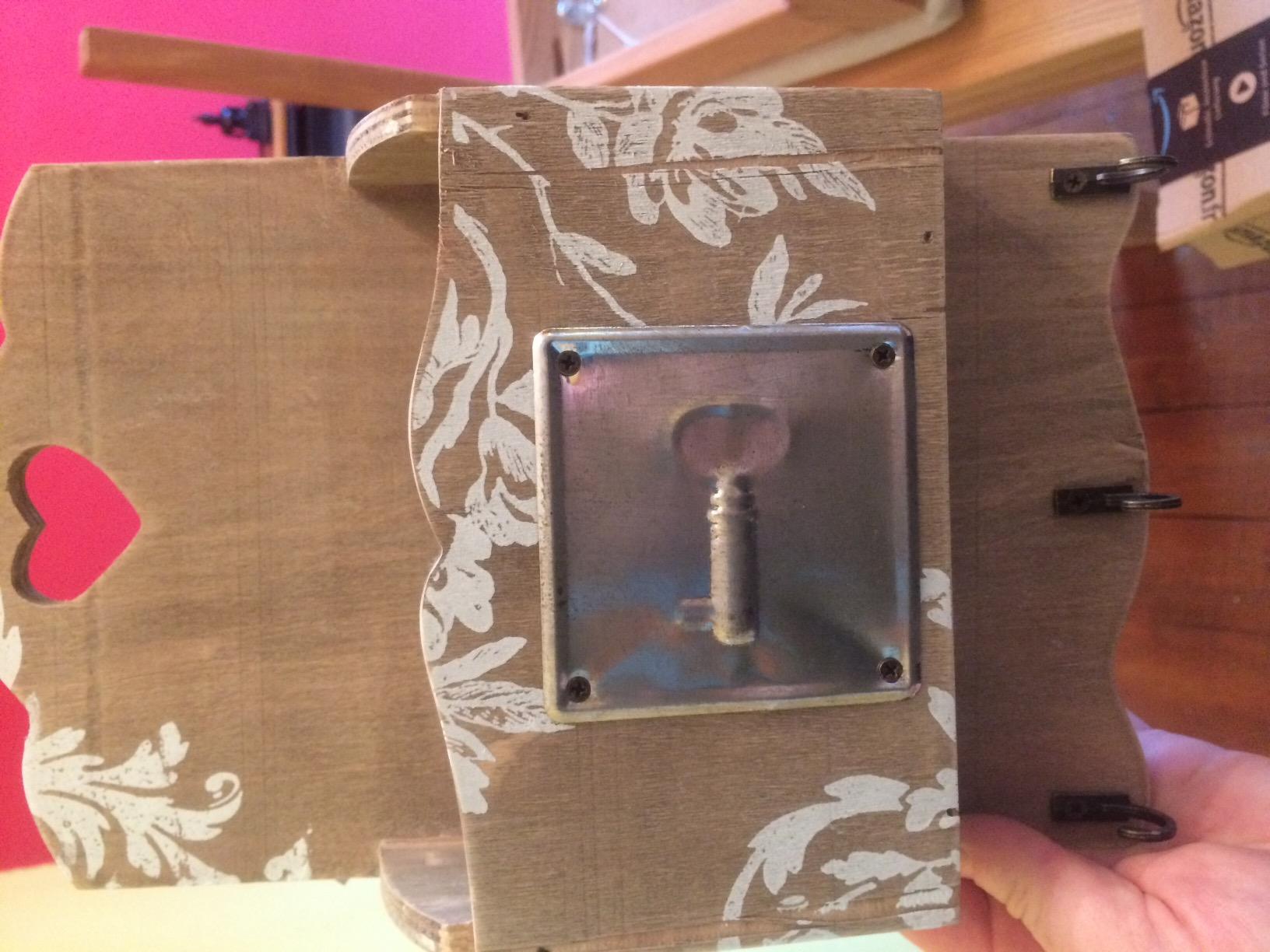 Embossed Key Wall Tidy With Hooks : Amazon.co.uk: Home & Kitchen