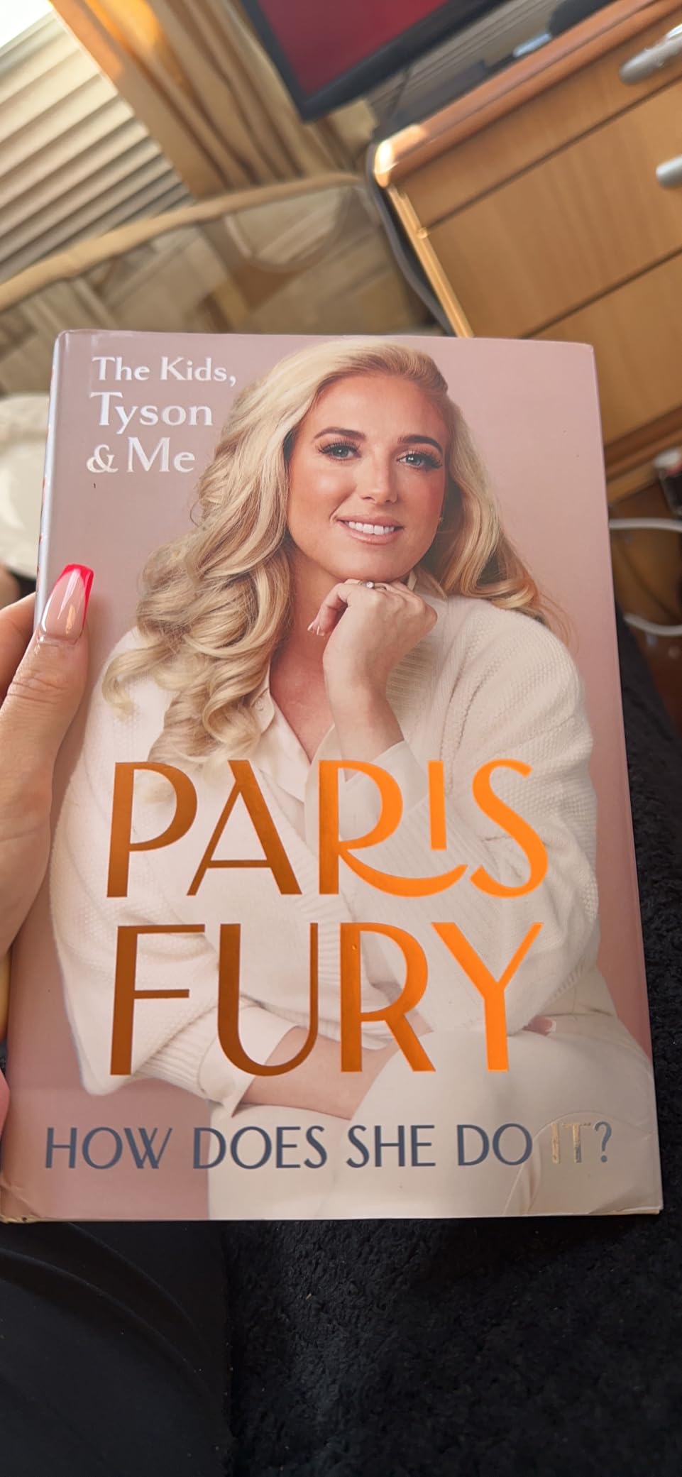 How Does She Do It?: The Kids, Tyson & Me: Amazon.co.uk: Fury, Paris: 9781399710893: Books