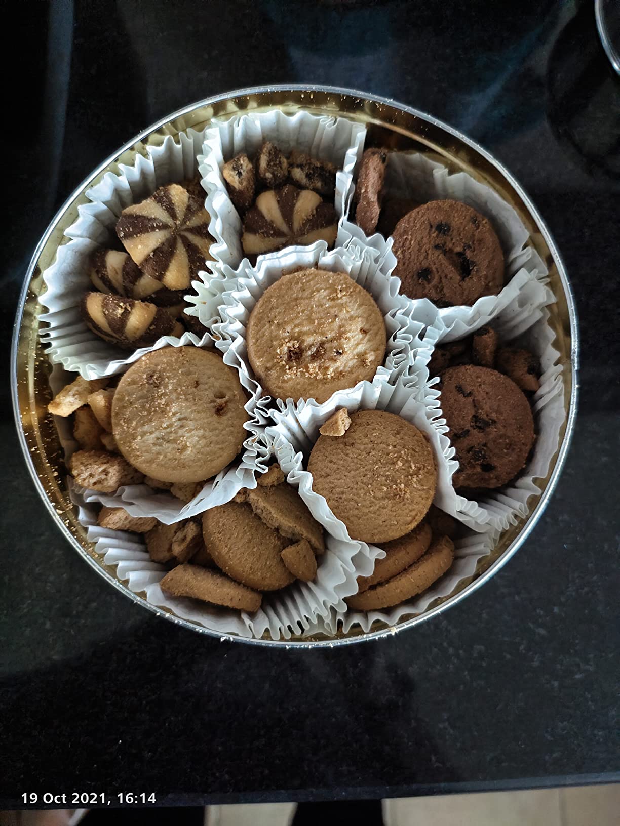 Dukes Cookie Empire Premium Assorted Cookies (400 g) : Amazon.in ...