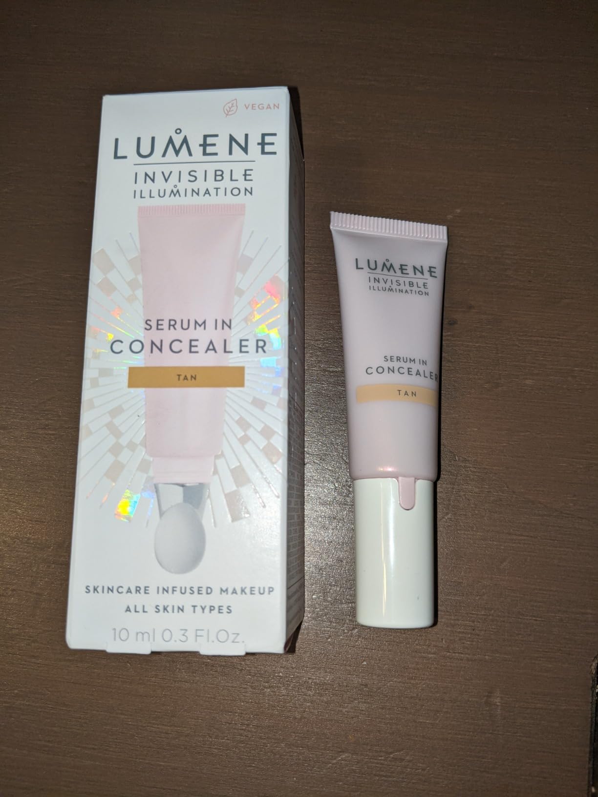 Amazon.com : Lumene Invisible Illumination Serum in Concealer - Vitamin ...