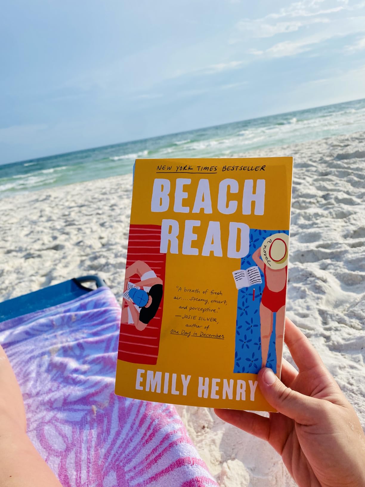 Beach Read: Henry, Emily: 9781984806734: Amazon.com: Books