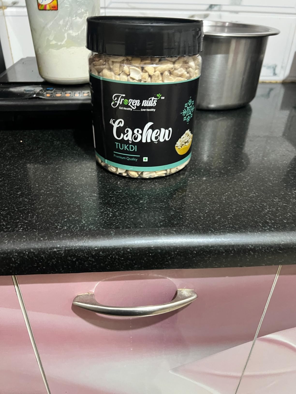 FROZEN NUTS Natural Premium Broken Cashew Nuts |Crunchy Cashew Tukdi ...