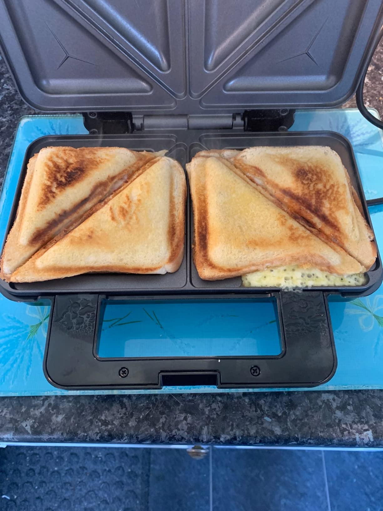NETTA Deep Fill Toastie Maker - 2 Slice Sandwich Toaster - Easy to ...
