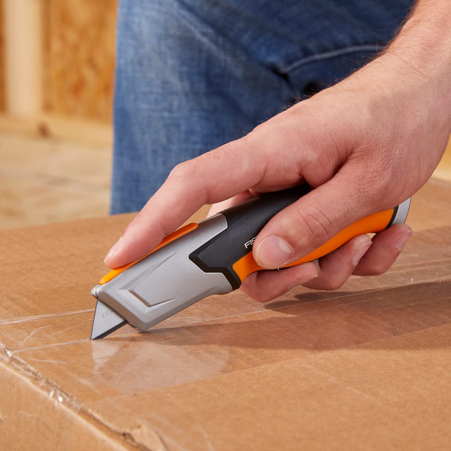 Retractable Box Cutter Fiskars Pro Utility Knife - With CarbonMax Blade ...