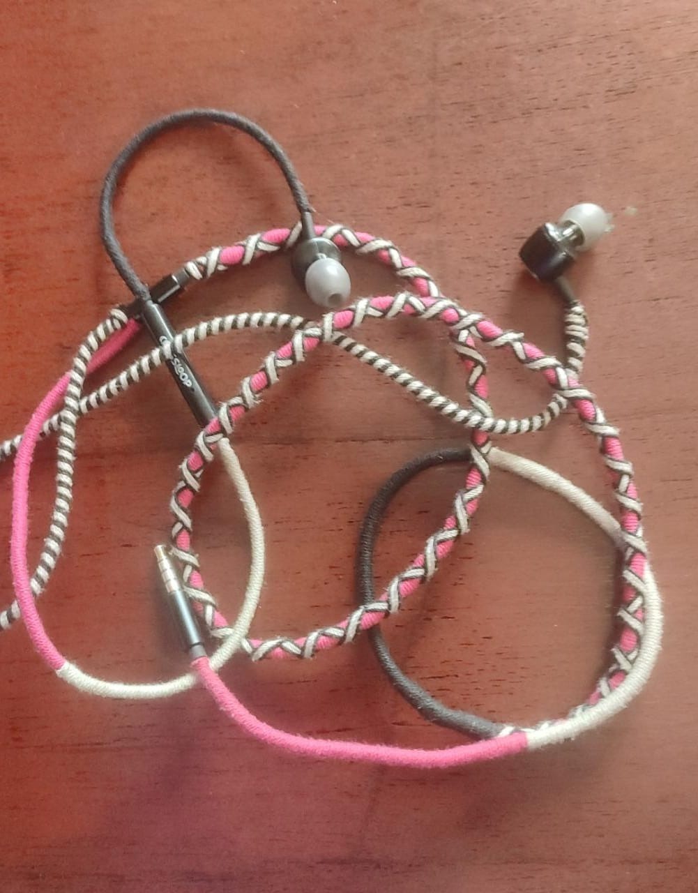 Crossloop Pro Series Braided Tangle Free Designer Wired Earphone with ...