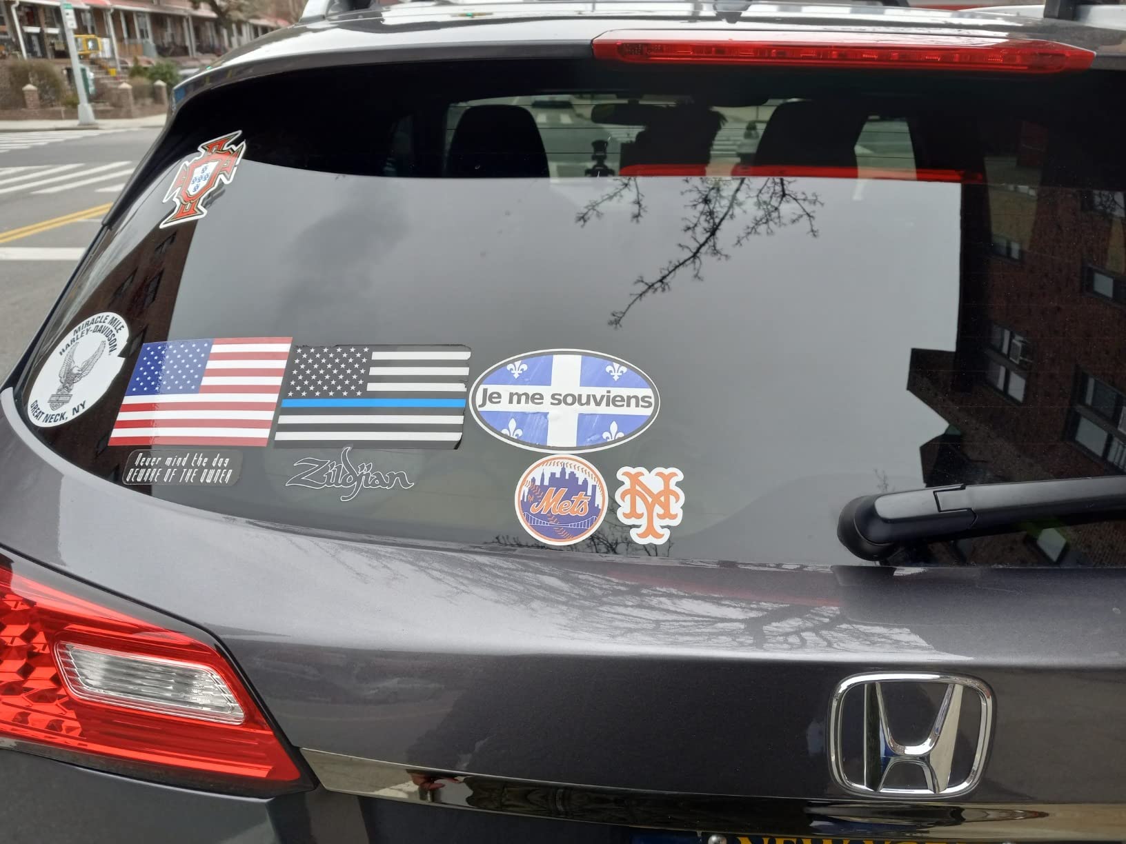 Amazon.com: Je Me Souviens - I Remember - Quebec Motto French Canada ...