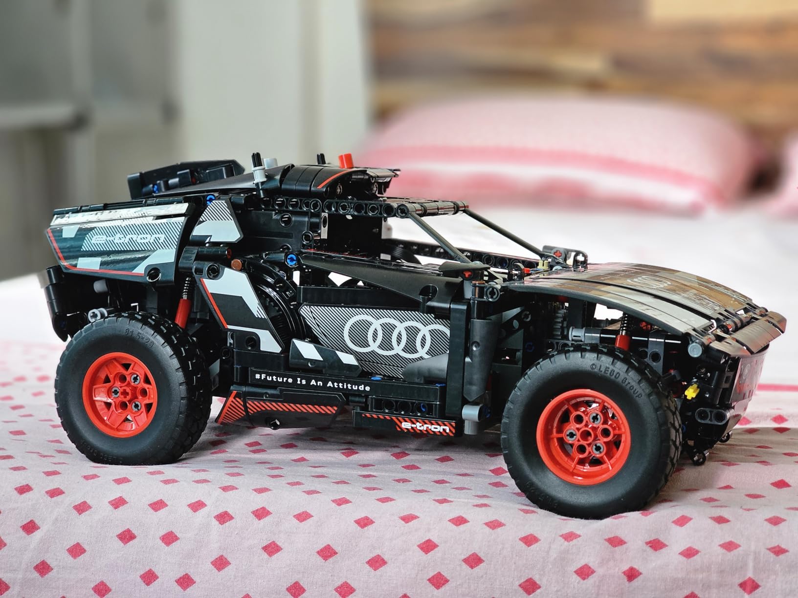 LEGO Audi Rs Q E-Tron (914 Pieces),Multicolor : Amazon.in: Toys & Games