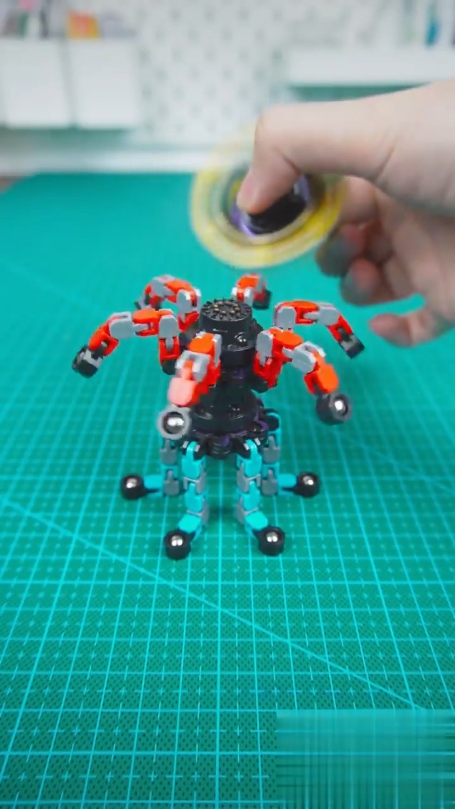 Watch transformable fidget spinners for kids on Amazon Live