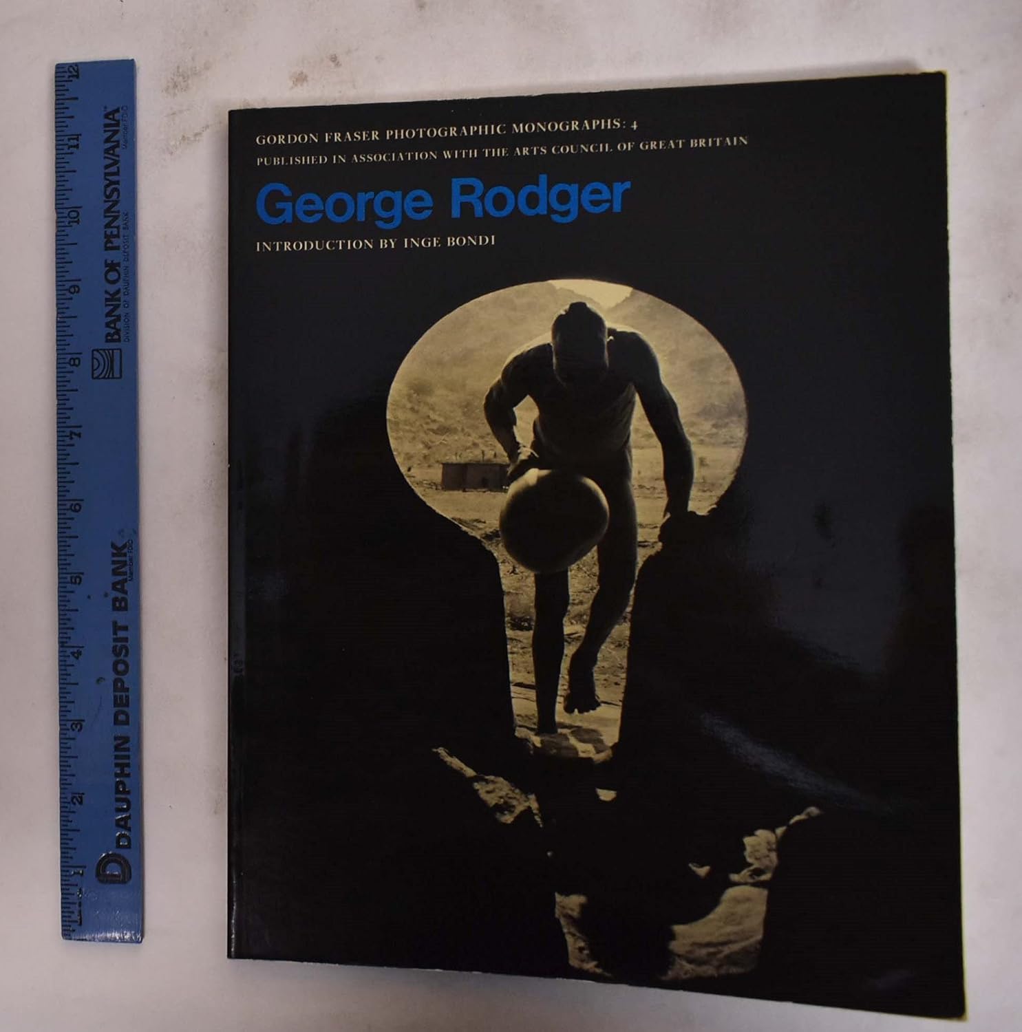 George Rodger (The Gordon Fraser photographic monographs ; 4): Rodger ...