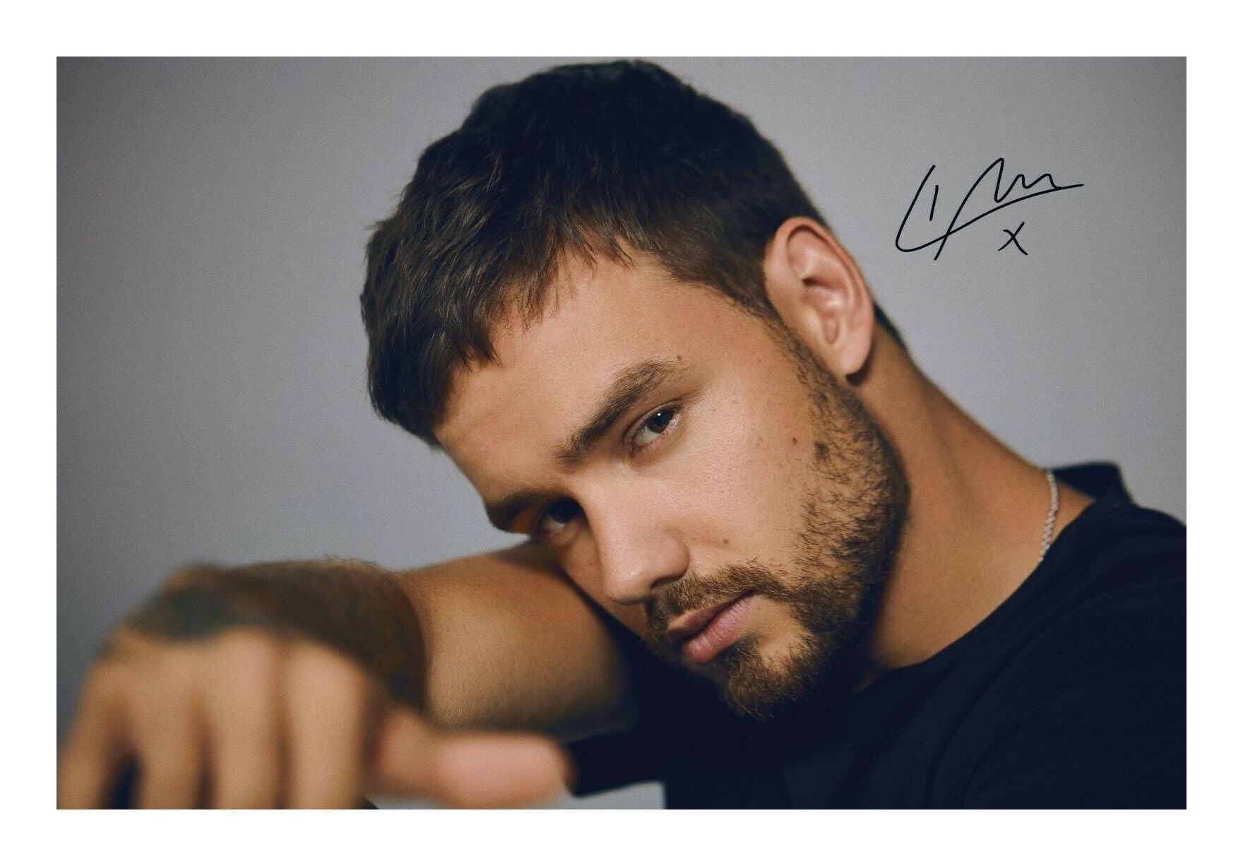 Liam Payne Autographed Signed A4 21cm x 29.7cm Photo : Amazon.co.uk ...