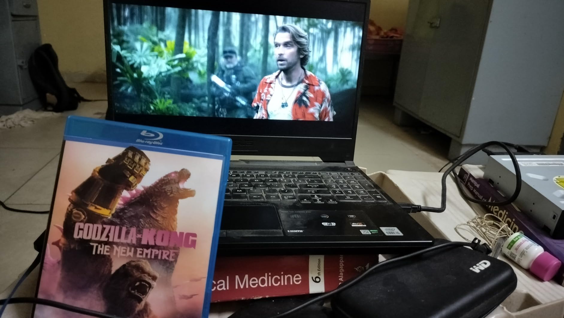 Godzilla x Kong: The New Empire: Amazon.in: Rebecca Hall, Brian Tyree ...