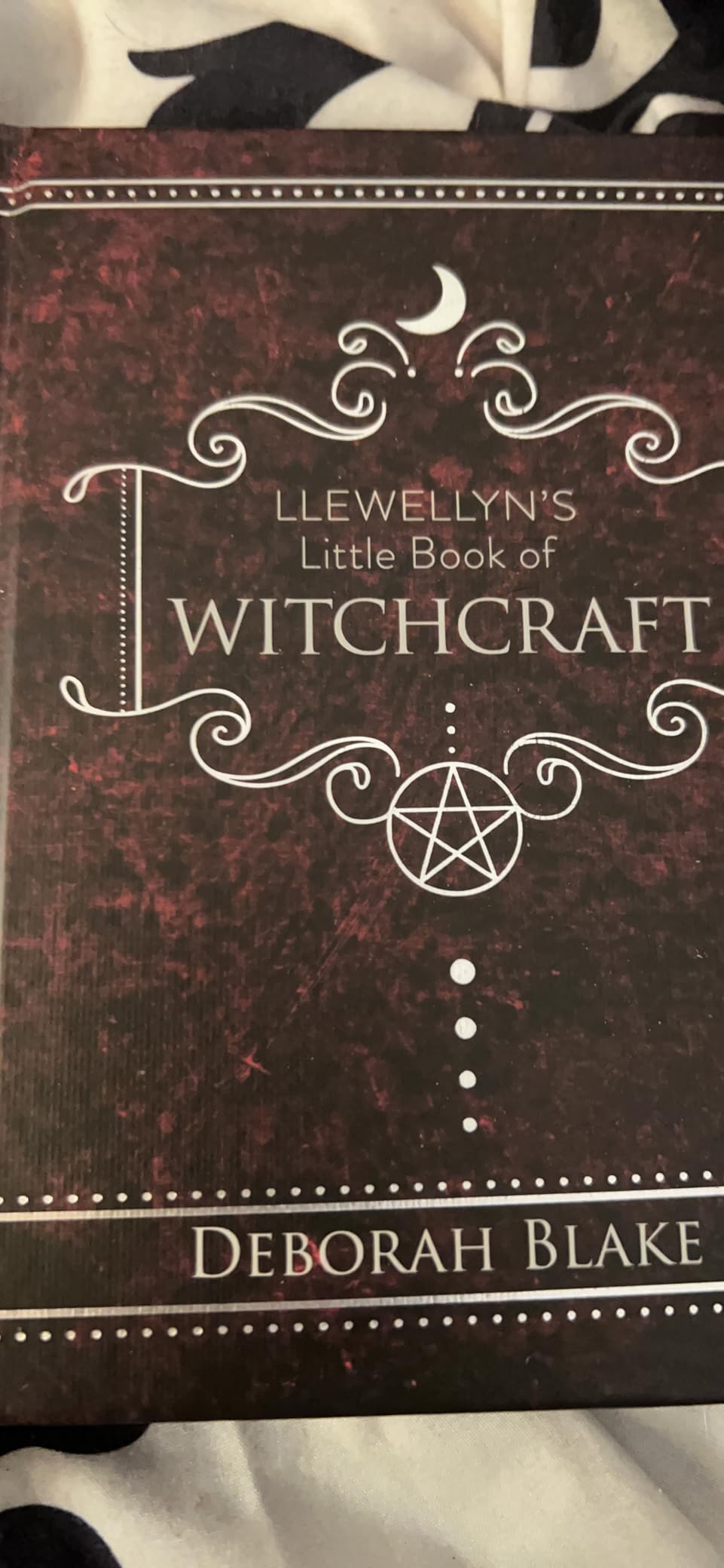 Llewellyn's Little Book of Witchcraft (Llewellyn's Little Books, 16 ...