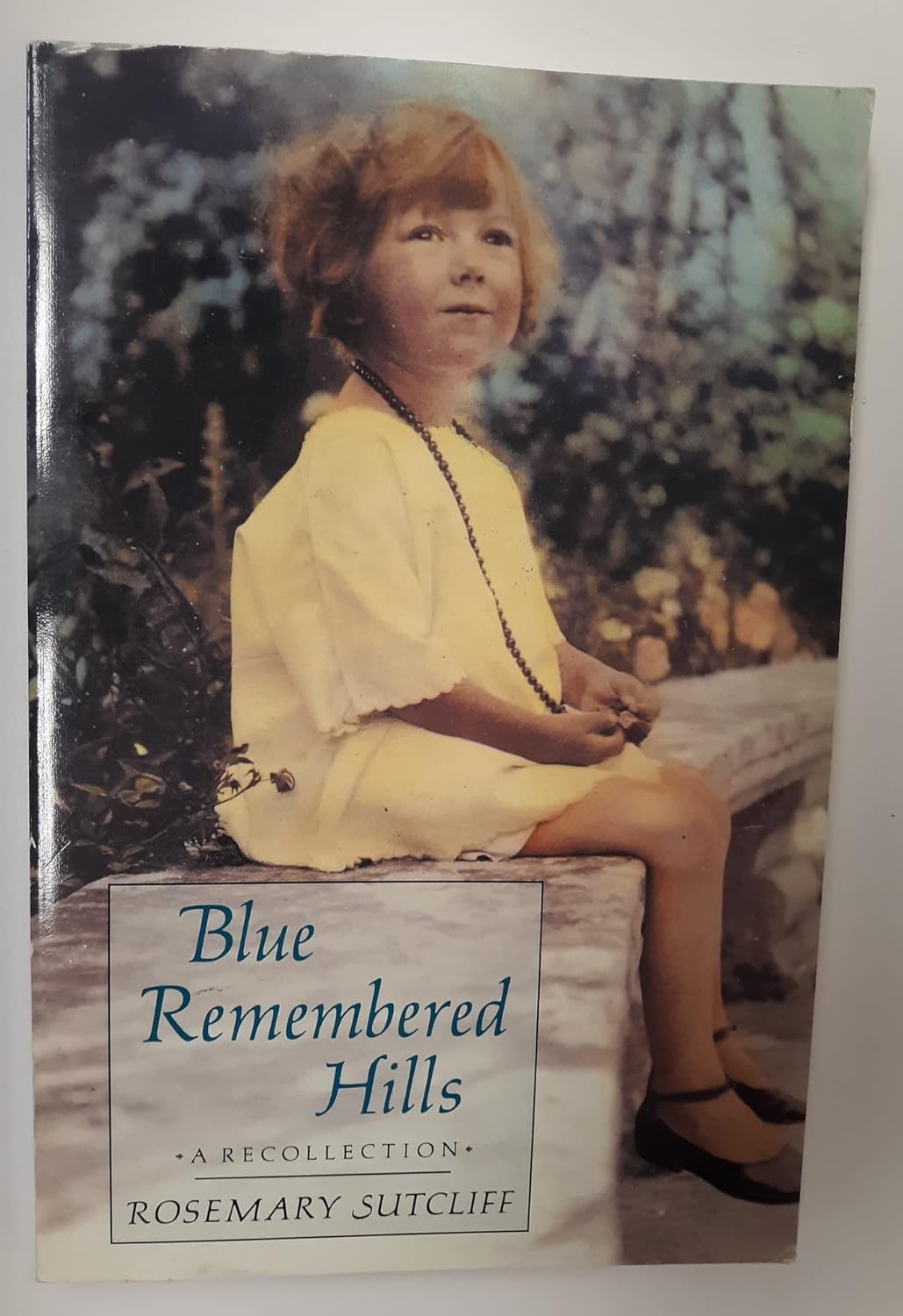 Blue Remembered Hills: A Recollection: Amazon.co.uk: Sutcliff, Rosemary ...