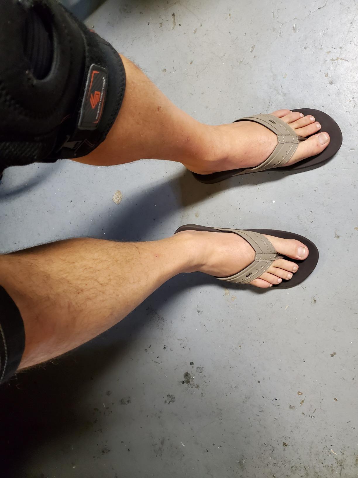 Amazon.com | Reef Men's Ortho-Spring Flip-Flop | Sandals