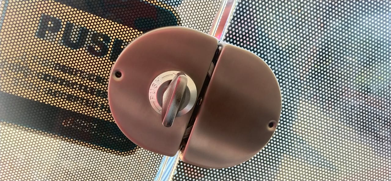 Spider Stainless Steel Glass Door Semi Circle Lock with SS Finish, One ...