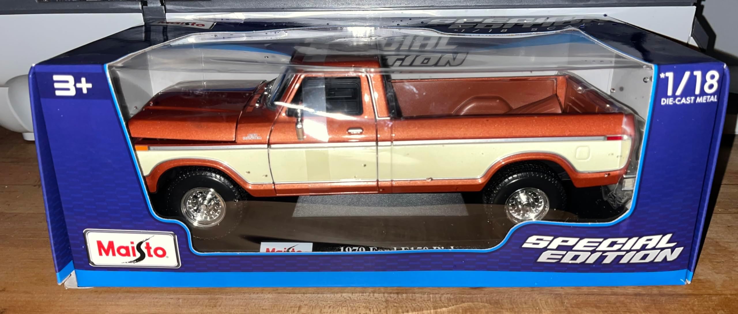 Amazon.com: Auto World James Bond 1957 Chevrolet Bel Air Convertible 1: ...