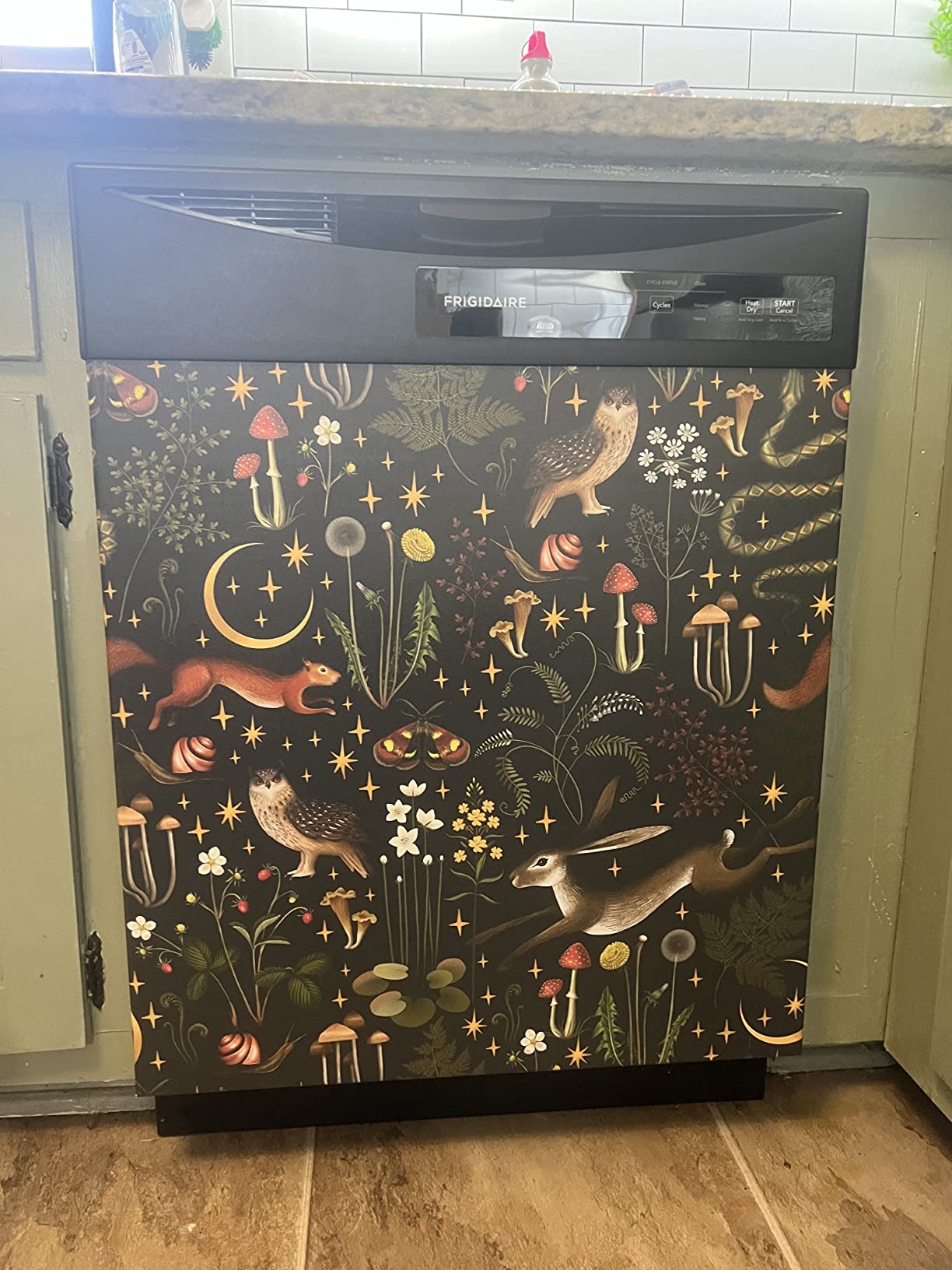 $17/mo - Finance Simple Shapes Wallpaper Above wainscott - Dark ...