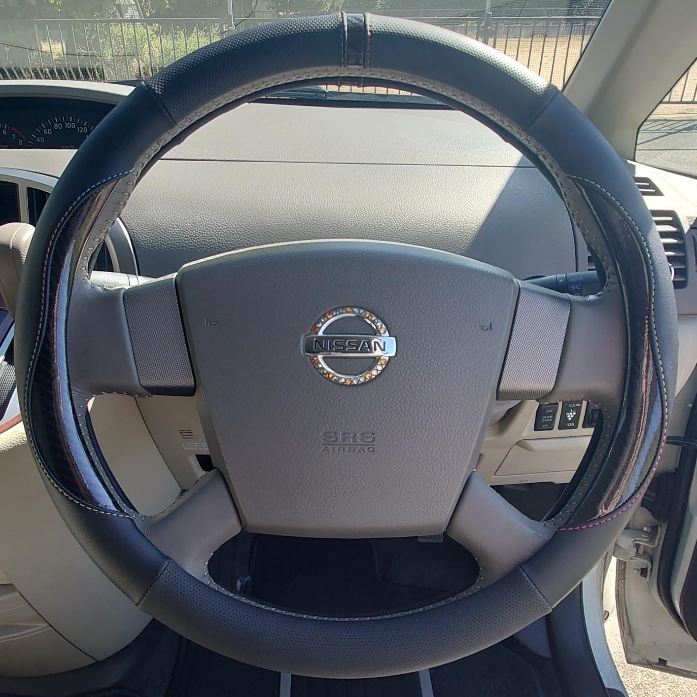 Amazon | TATACLEA 車用ハンドルカバー カーボンファイバーとPUの接合 ステアリングホイールカバー ハンドルカバー 38cm 快適 スタイリッシュ 耐久性、滑り止め（ブラウン ...