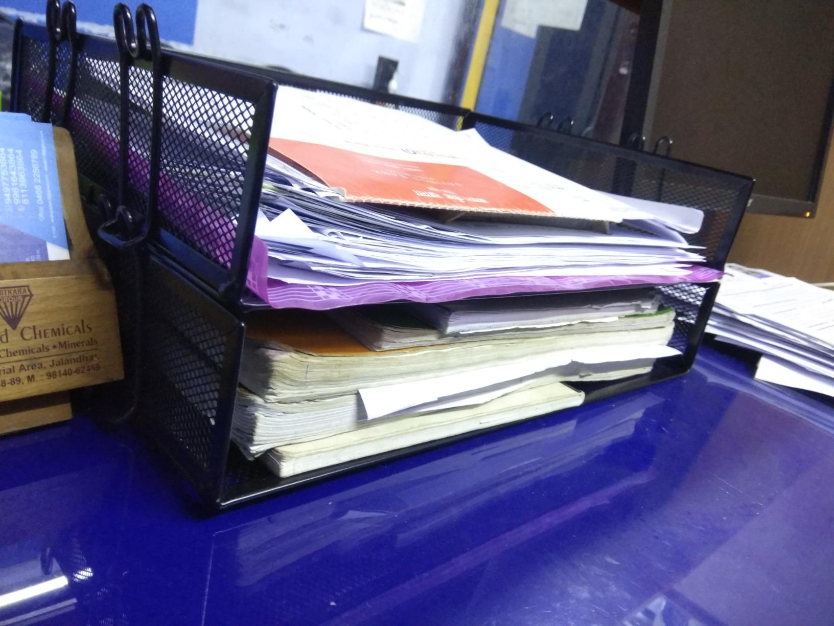 AmazonBasics Two-Tier Stackable Letter Tray Organizer : Amazon.in ...