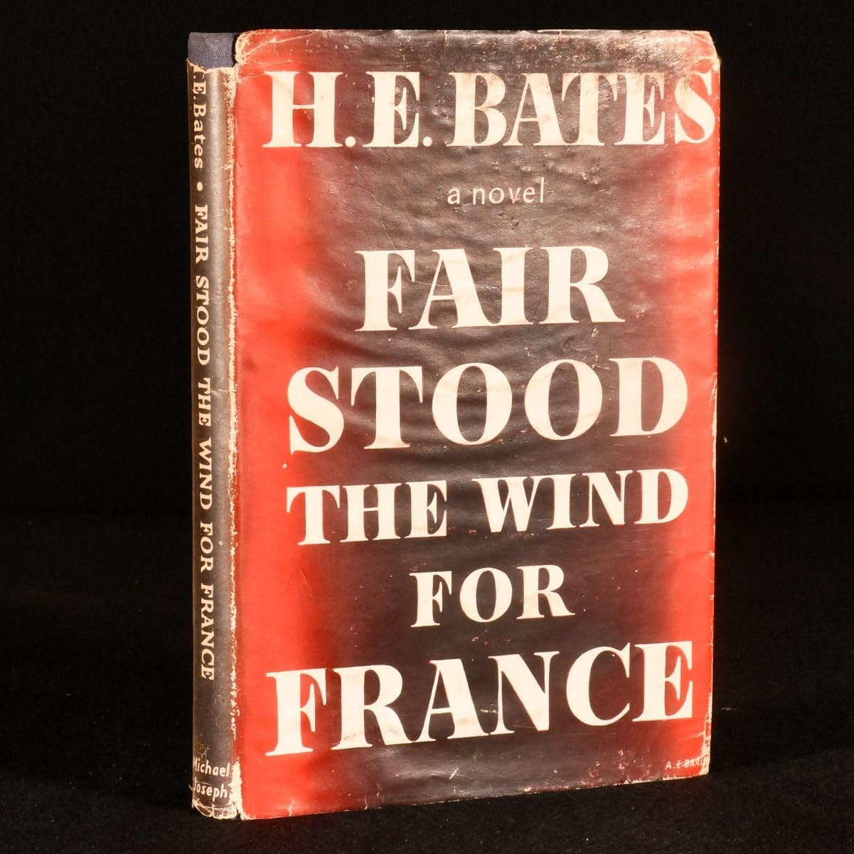 Amazon.com: Fair Stood the Wind for France: 9789997407047: BATES, H.E ...