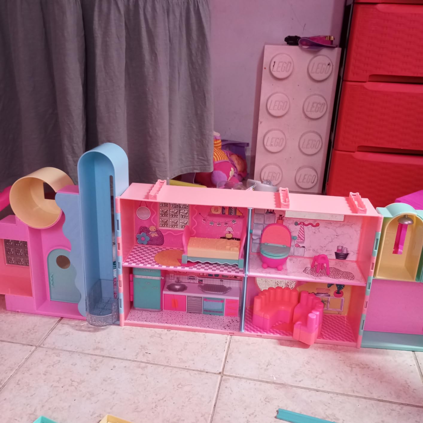 Amazon.com: L.O.L. Surprise! Squish Sand Magic House with Tot- Playset ...