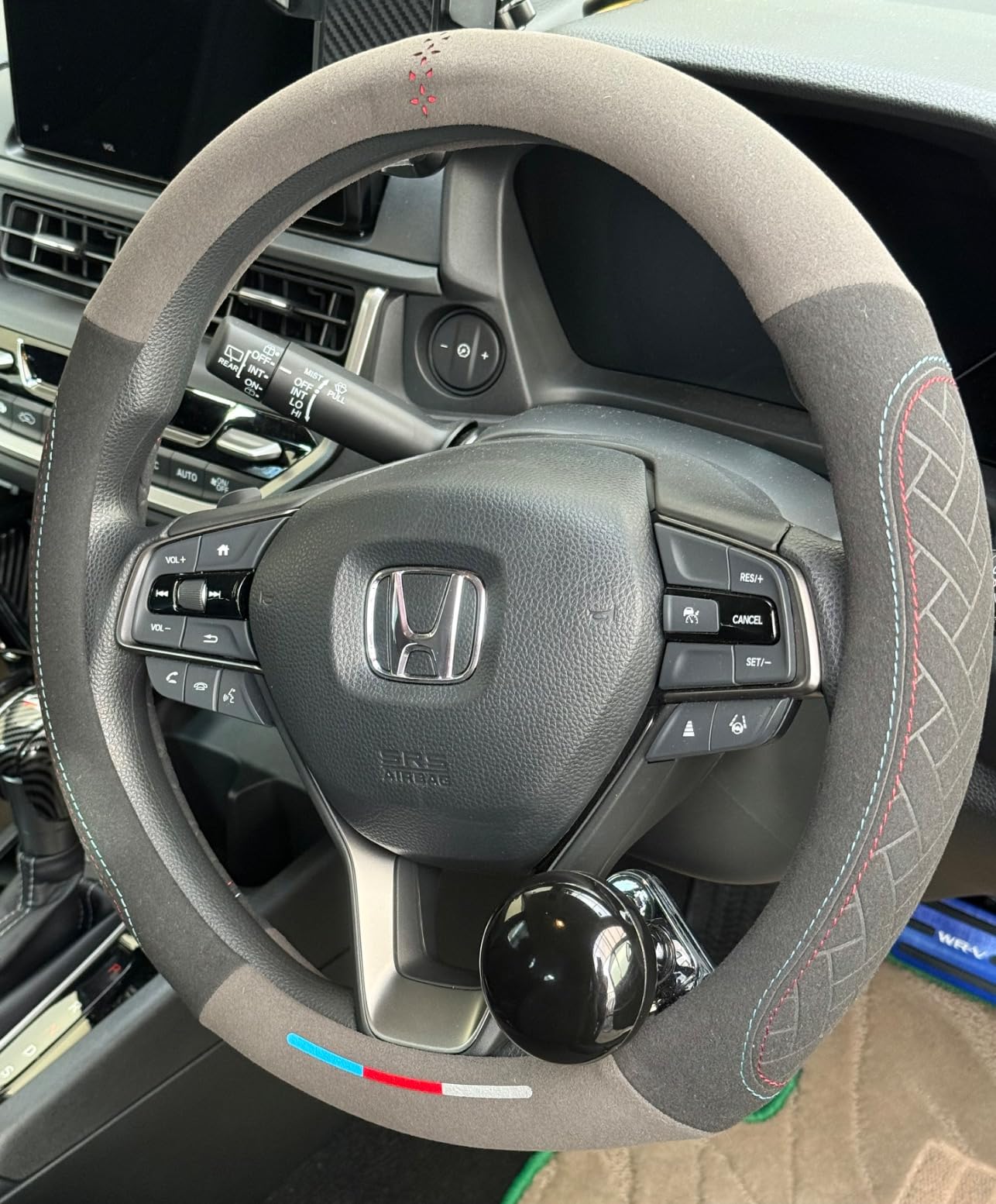 Amazon | TATACLEA ハンドルカバー スエードタッチハンドルカバー ステアリングカバー 自動車汎用 高級 触感よく 滑り止め 汚れ防止 オールシーズン対応 38cm O形（レッド ...