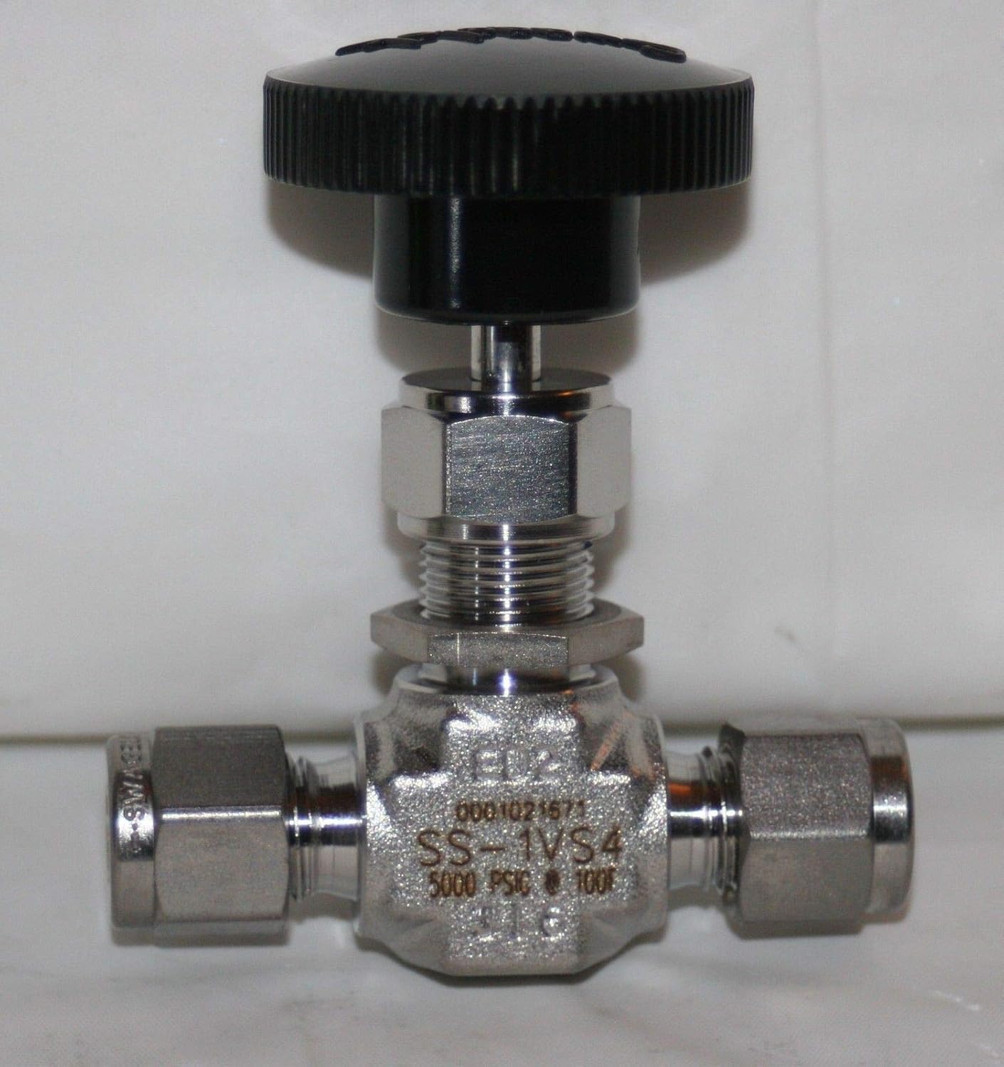 SWAGELOK SS-1VS4 1/4 in Stainless 5000PSI Needle Valve D509496: Amazon ...