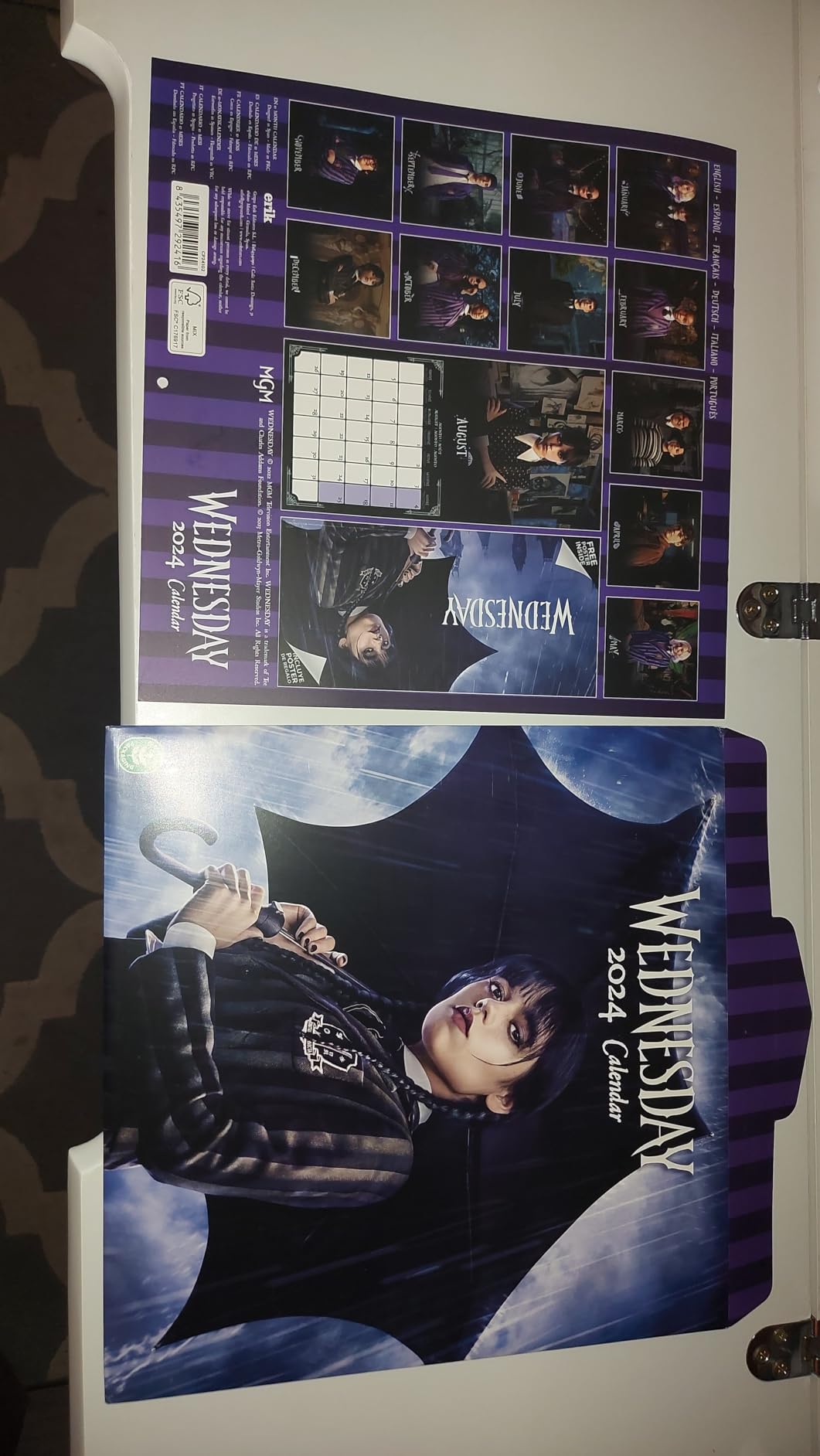 Grupo Erik - Calendrier Mural 2024 Mercredi Addams | Calendrier Mensuel ...