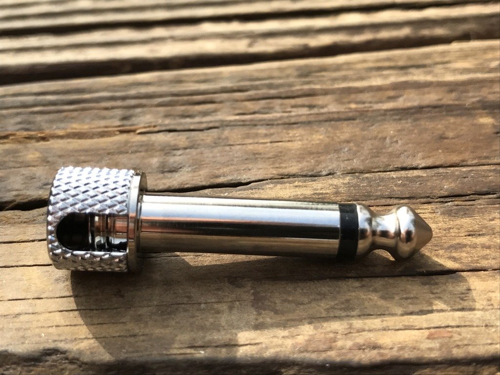 Amazon.com: Lava Cable Right Angle Tightrope Solder Free Plug LCTRPLG ...