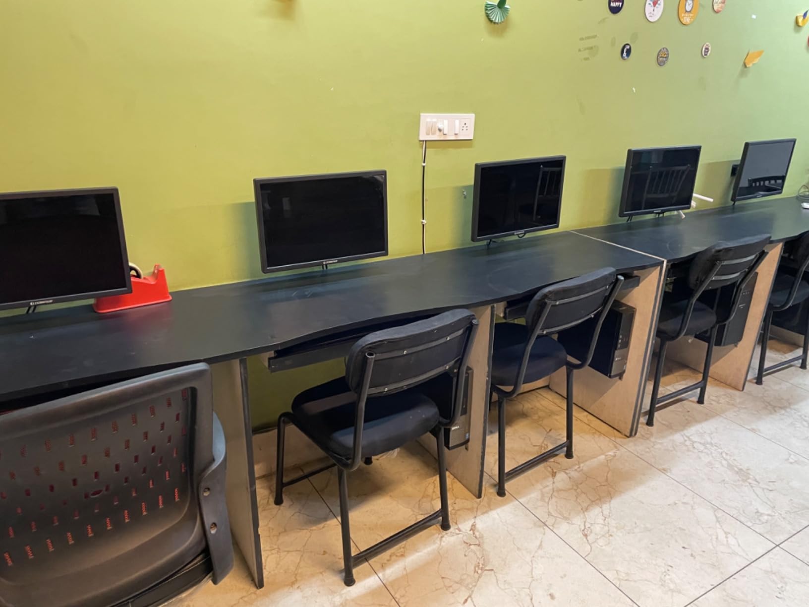 Buy Technotech LCD Wall Mount - 14" to 24" Moveable Online at Low ...