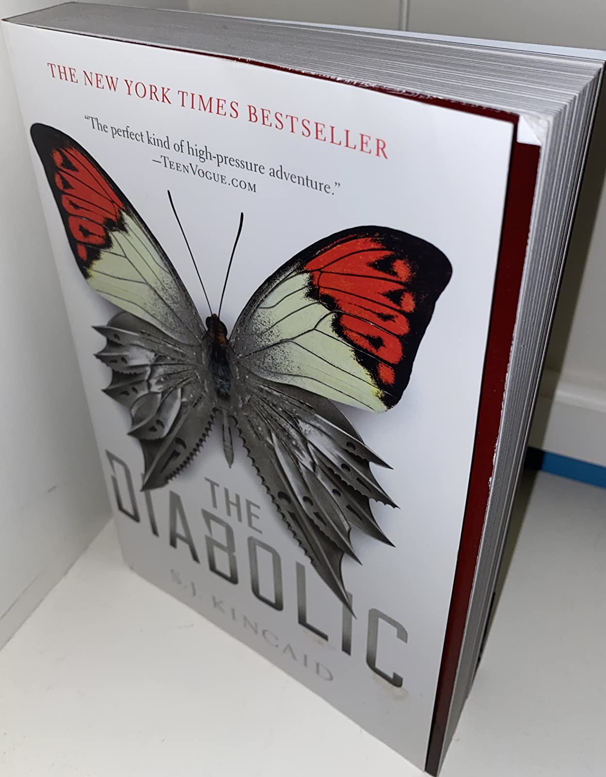Amazon.com: The Diabolic (1): 9781481472678: Kincaid, S. J.: Books