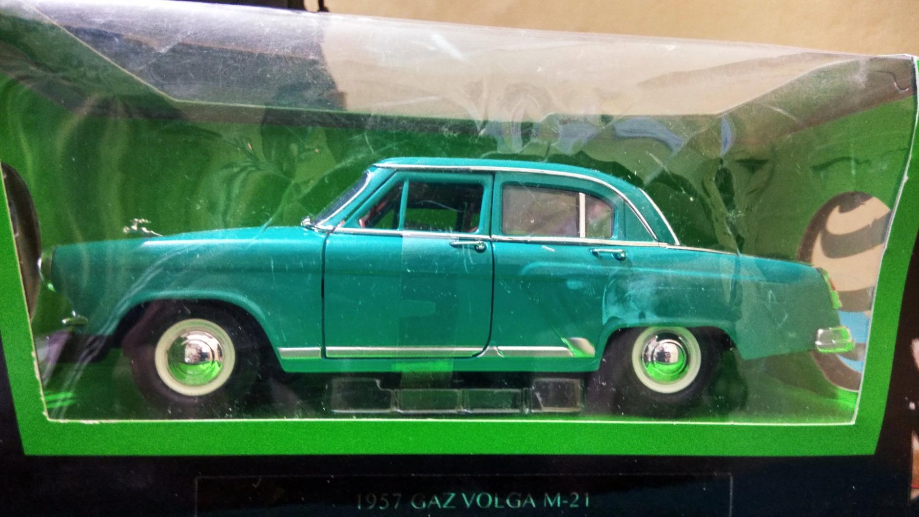 Road Signature 1957 GAZ Volga (M-21) - 1:24 Scale Die Cast Model ...