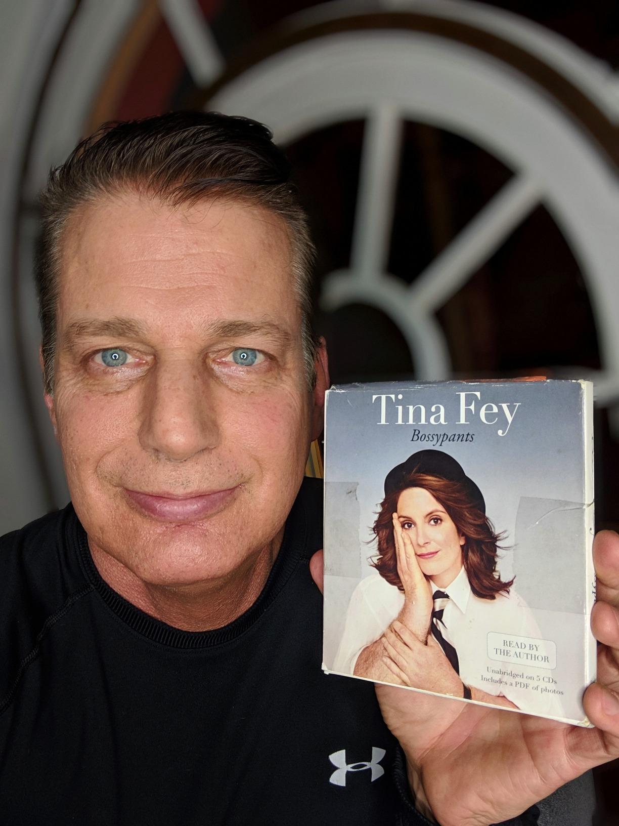 Amazon.com: Bossypants: 9780316056892: Fey, Tina: Books