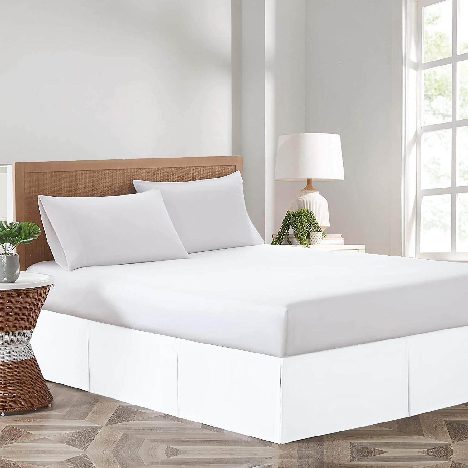 Amazon.com: Dee's Collection White Magic Bed Skirt Queen Size -18 Inch ...