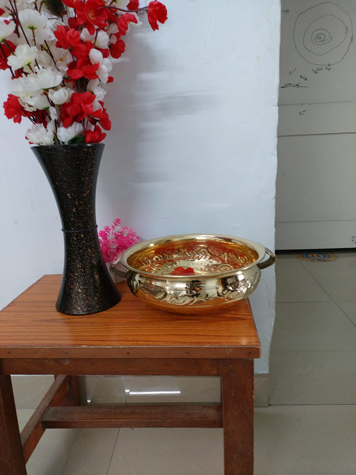 Buy E-HANDICRAFTS Uruli/Urli Bowl Hammered Pure Brass Brass Urli For ...