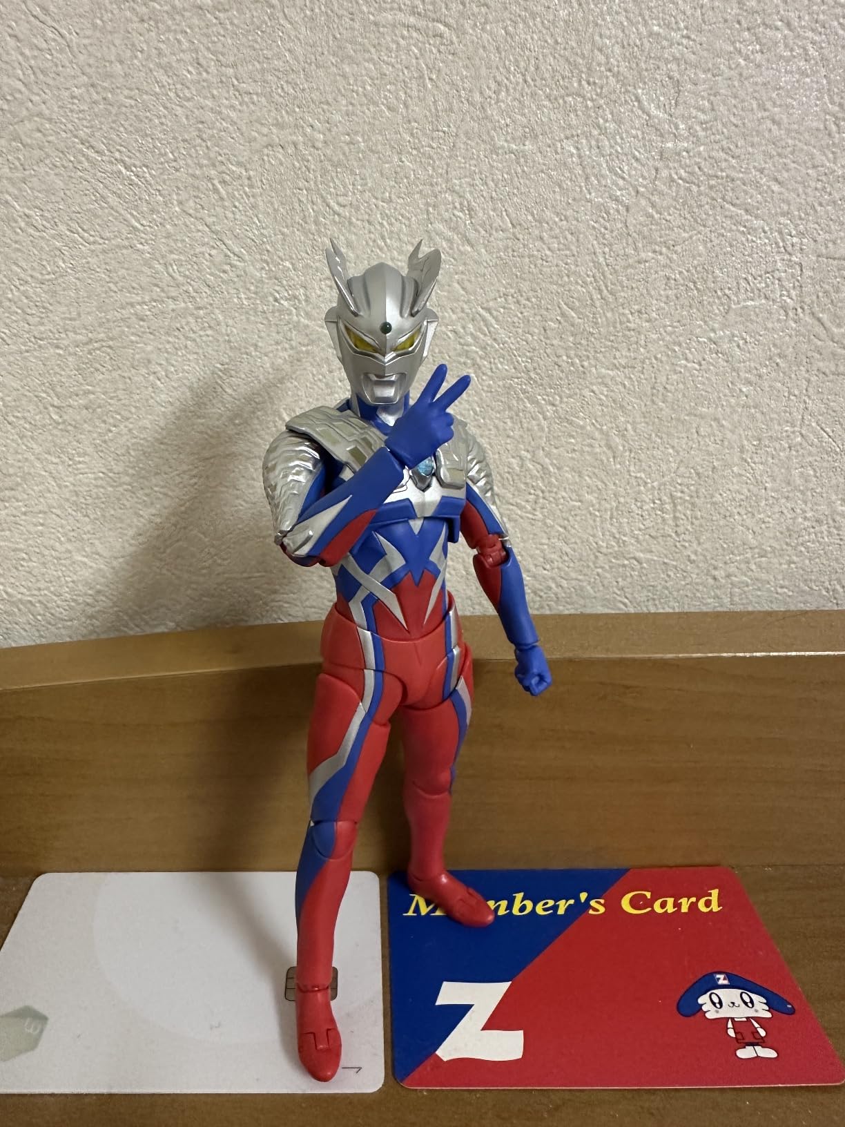Amazon.co.jp: BANDAI SPIRITS S.H. Figuarts Ultraman Zero (Ultraman New ...