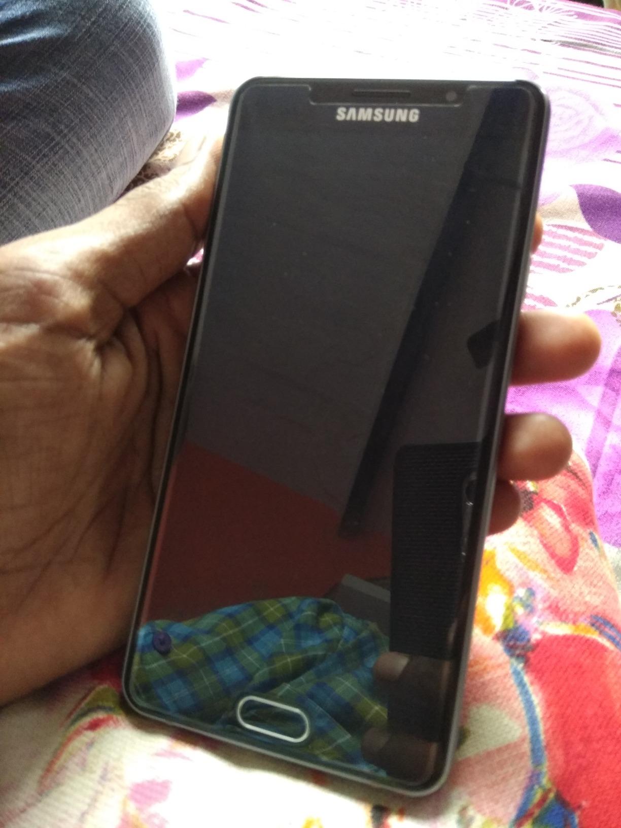 Samsung Galaxy A7 SM-A710FZDFINS (Gold) : Amazon.in