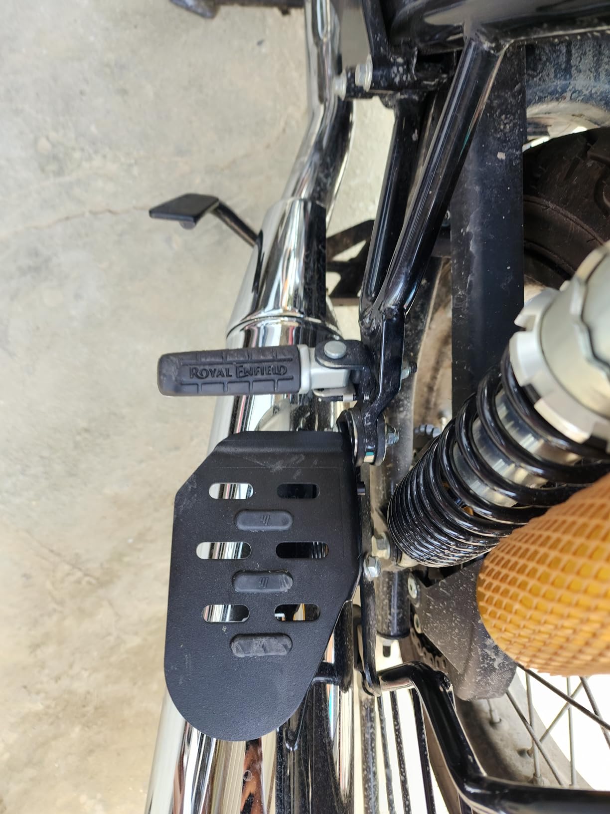 M TECHNICS Interceptor 650 Pillion Footrest | Pillion Footrest for ...