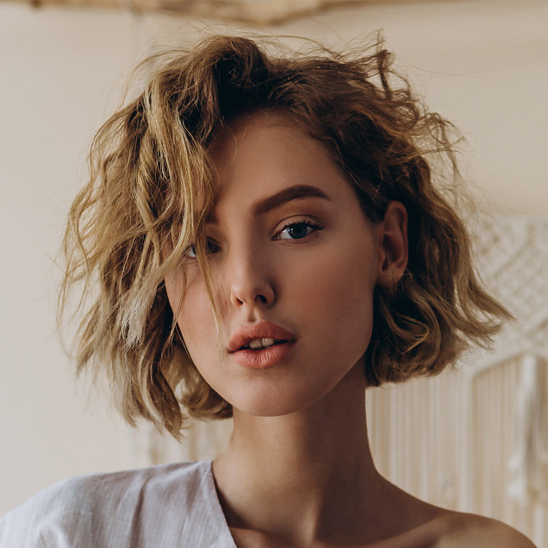 Amazon.com: Gal Horne: books, biography, latest update