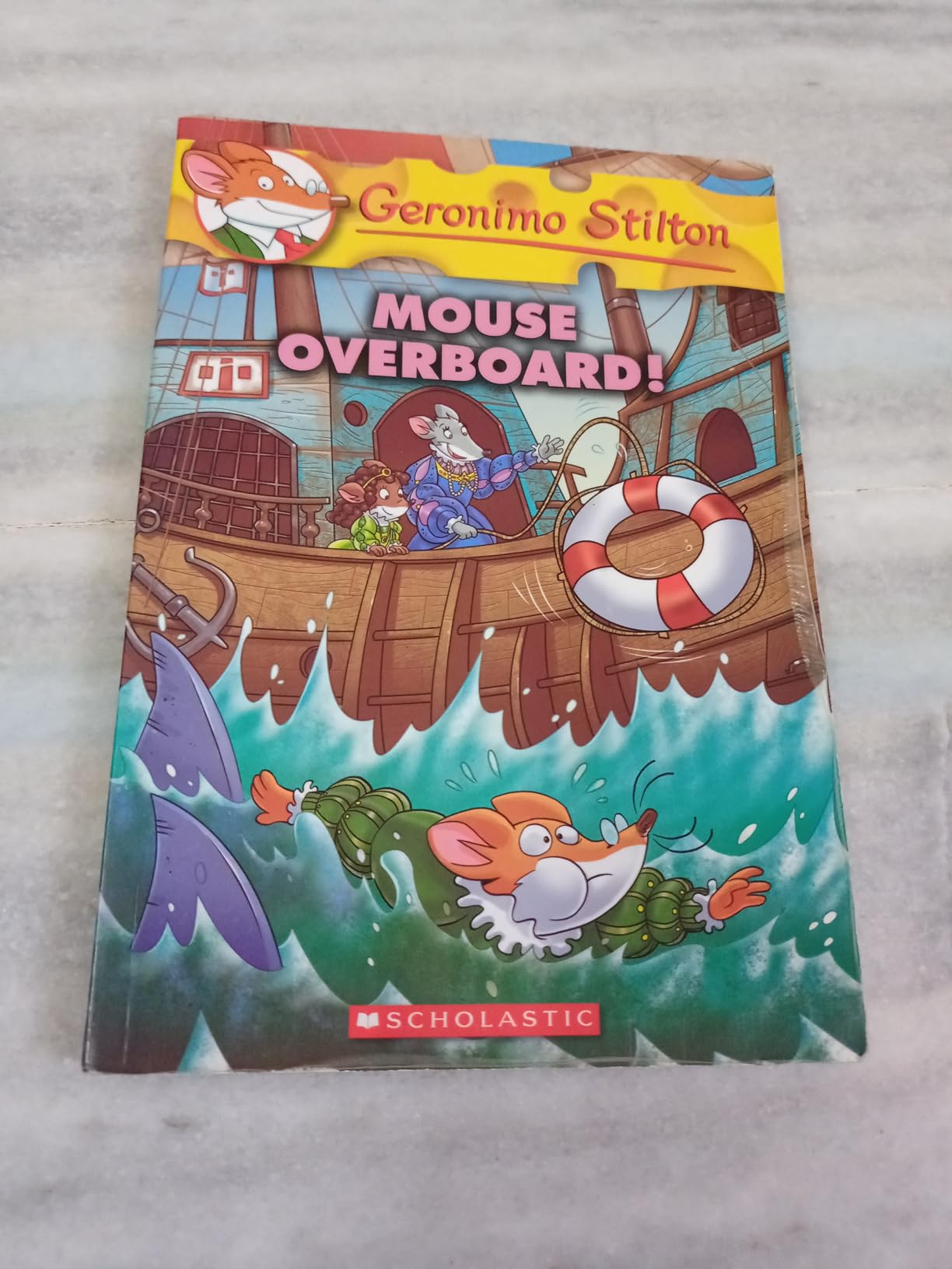 Geronimo Stilton #62: Mouse Overboard! : GERONIMO STILTON: Amazon.in: Books