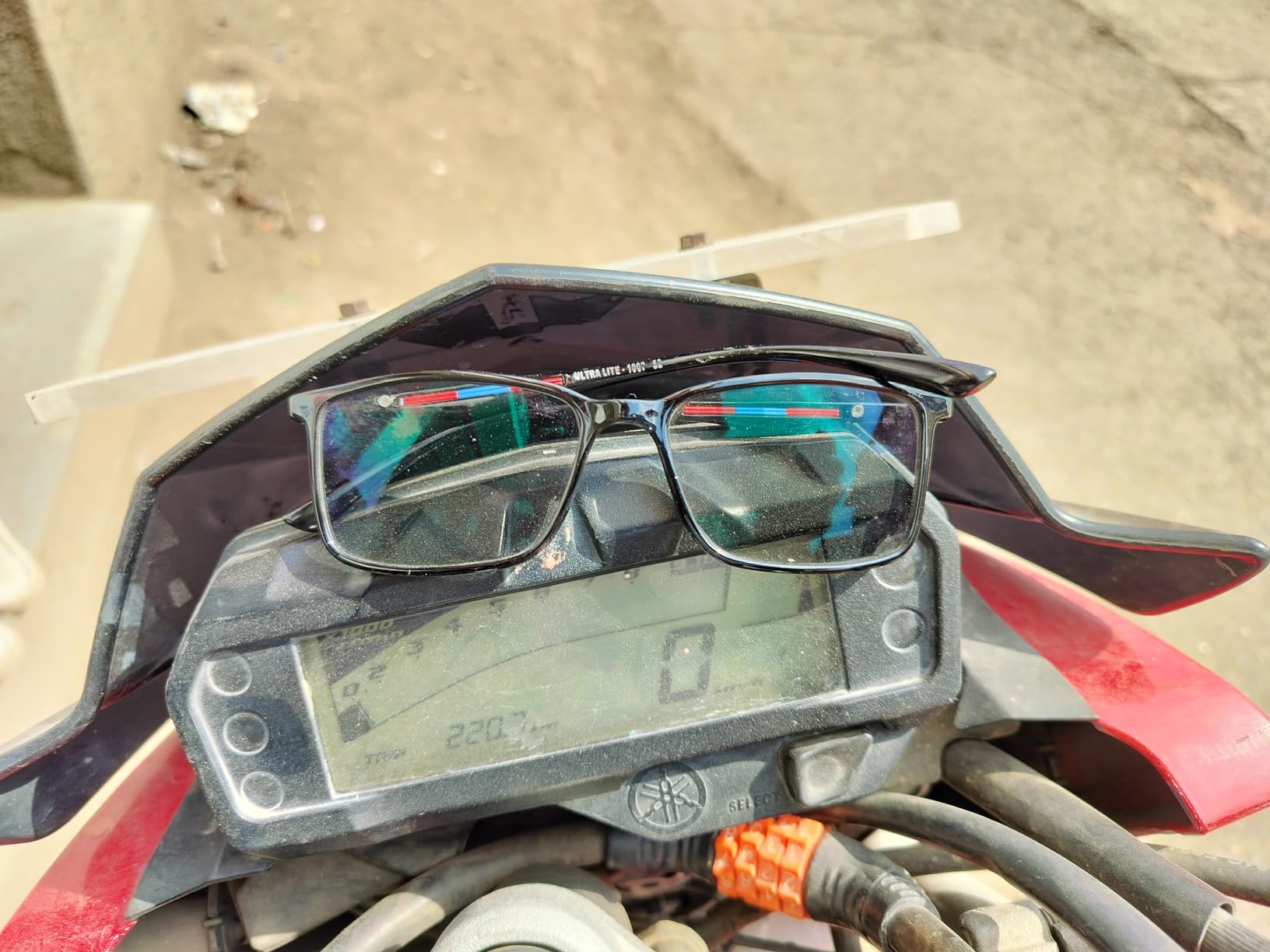 Buy Optify Anti-Glare synthetic Photochromatic Zero Power Square Unisex ...