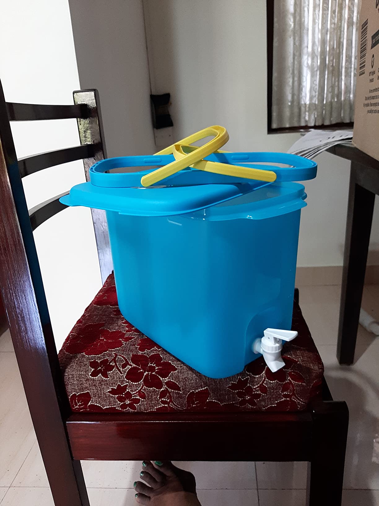 Tupperware 10 Litres Plastic Water Dispenser (Sky Blue) : Amazon.in ...