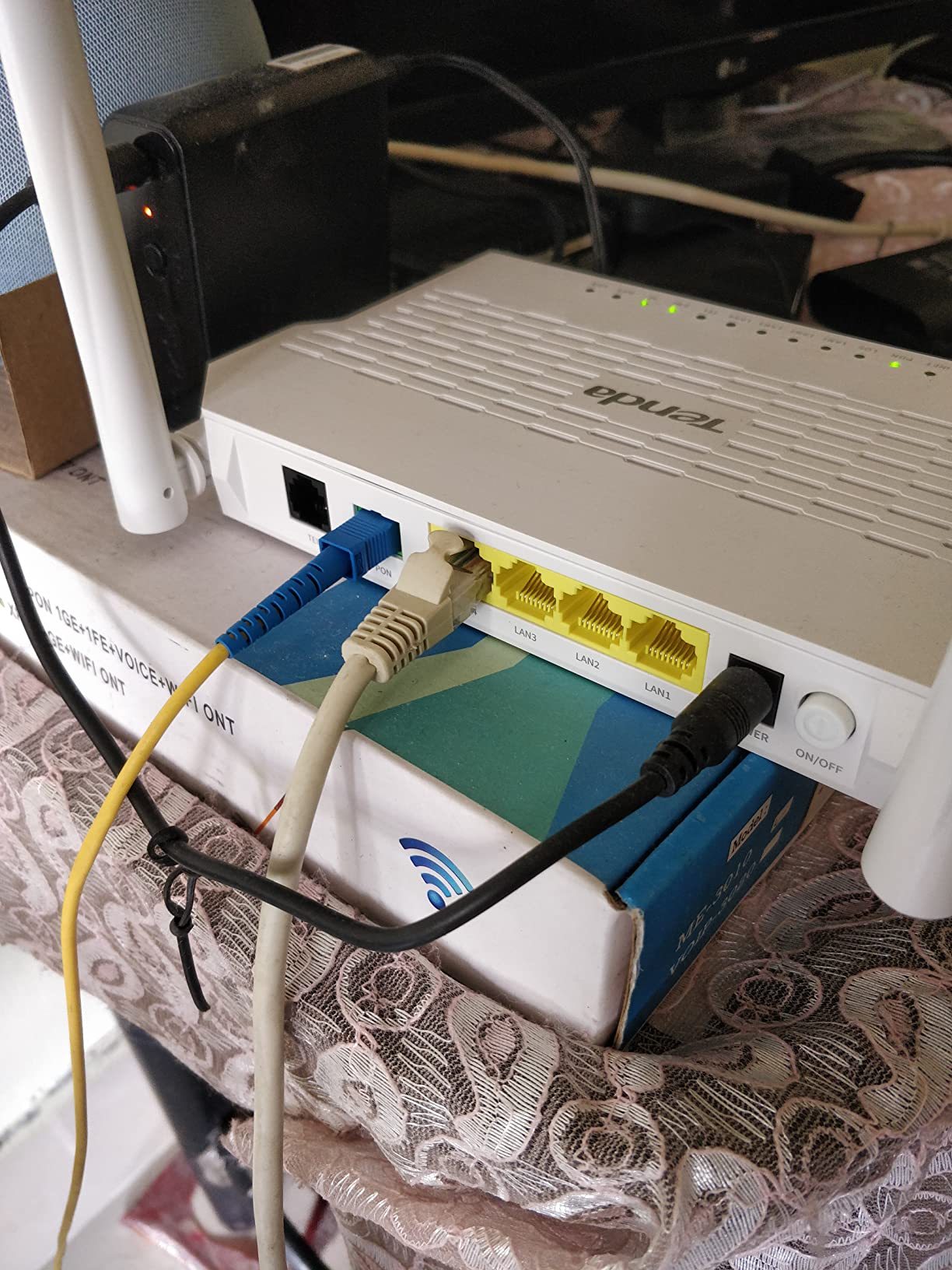 Tenda HG9 AC1200 Dualband Wi-Fi GPON ONT Router, 4 Gigabit Ports ...