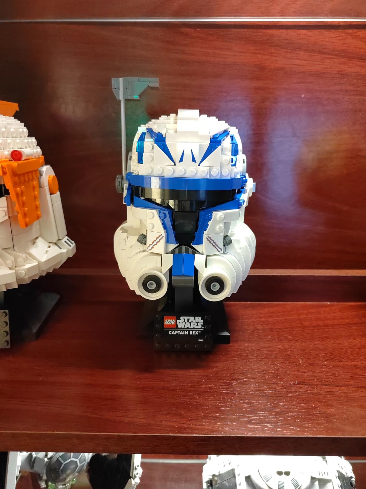 LEGO 75349 Star Wars Captain Rex Helmet Set, The Clone Wars Collectible ...